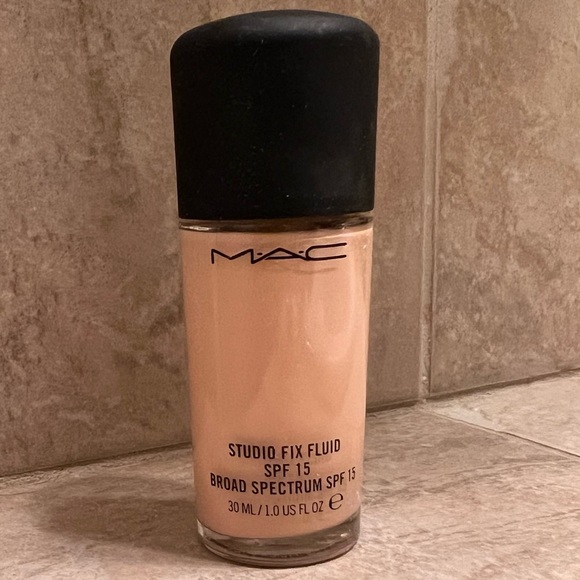 MAC Cosmetics | Makeup | Mac Studio Fix Fluid Foundation N5 | Poshmark